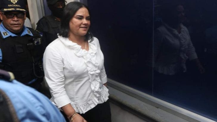Juez ejecutor decidirá si procede o no excarcelación de Rosa Elena de Lobo