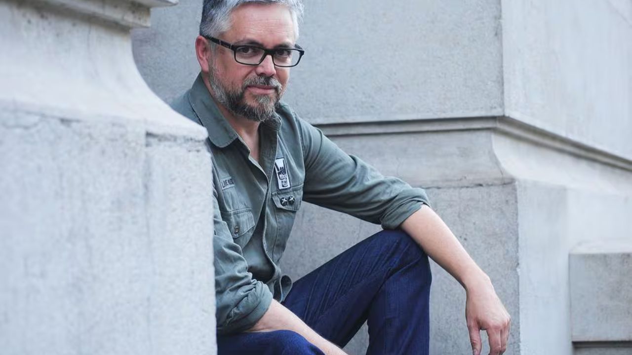¿Quién es Baradit?, ¿por qué es tachado actualmente de ofensor de la ...