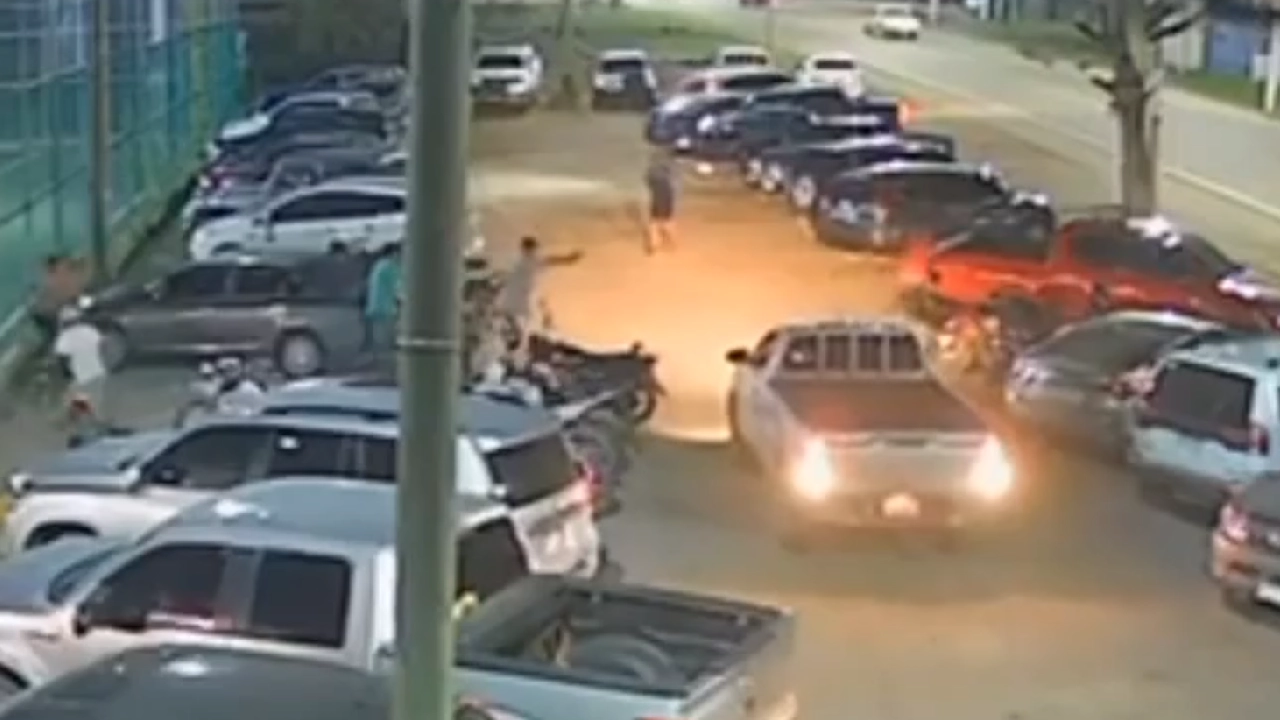 Revelan video de balacera en cancha de Juticalpa: un hombre murió