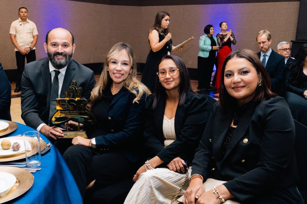 Grupo INTUR recibe por 15 años consecutivos el Sello de Empresa ...